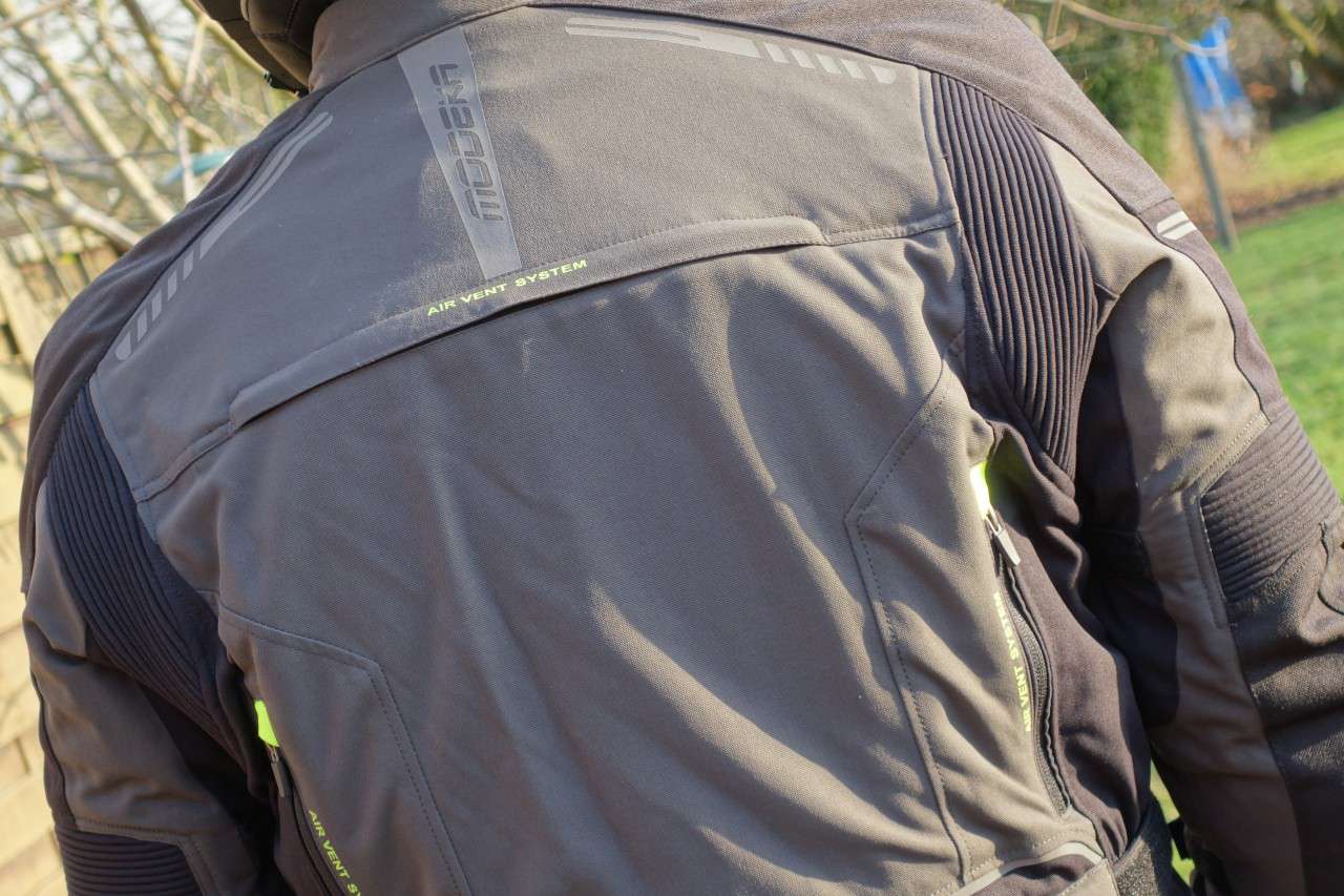 Veste Modeka Tacoma II : qualité et polyvalence.